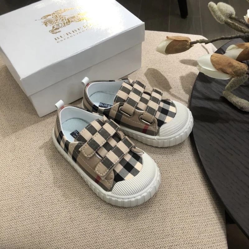 BURBERRY SHOES