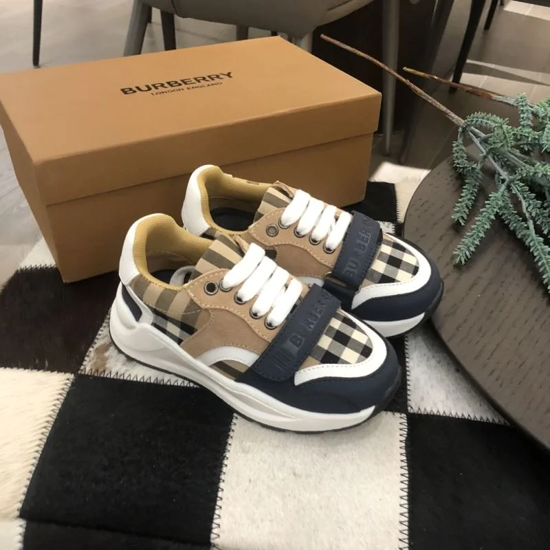 BURBERRY SHOES