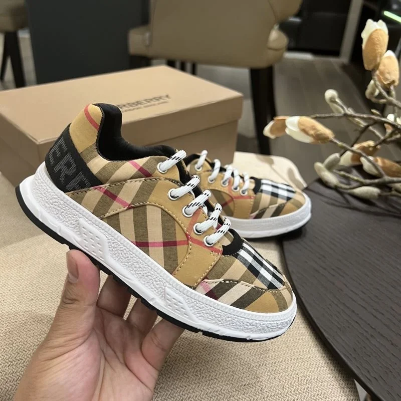 Low-cost BURBERRY SHOES