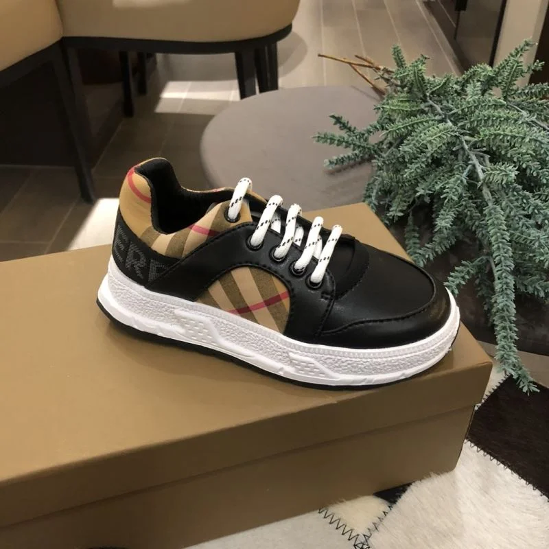 Accurate model BURBERRY SHOES