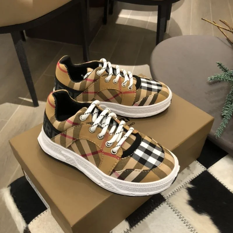 Precise copy BURBERRY SHOES