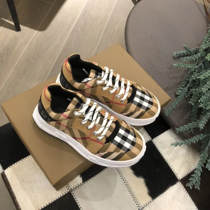 Precise copy BURBERRY SHOES