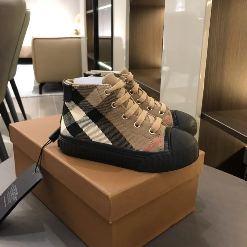 BURBERRY SHOES