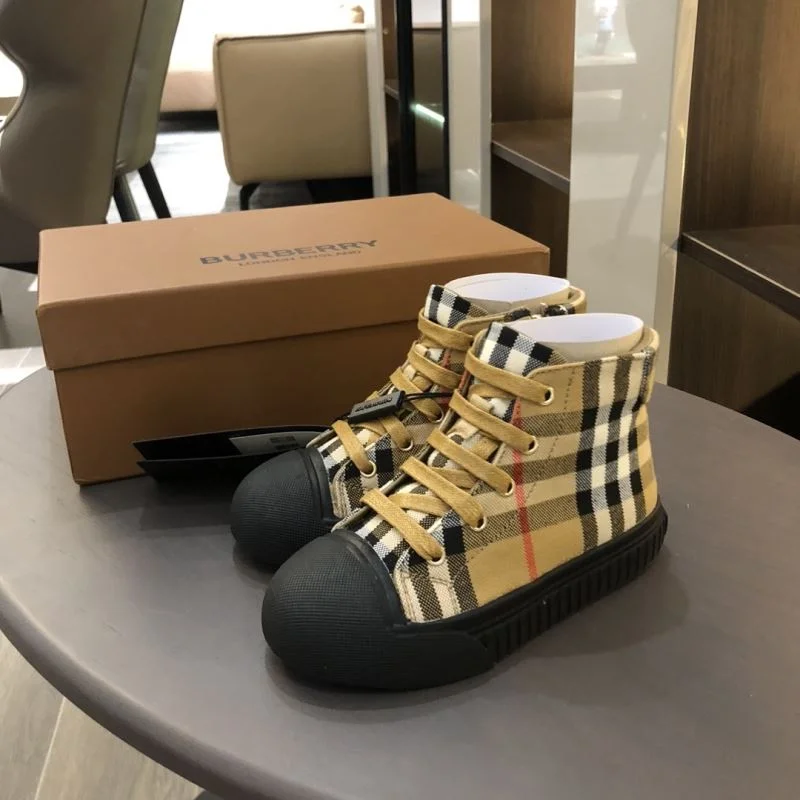 BURBERRY SHOES