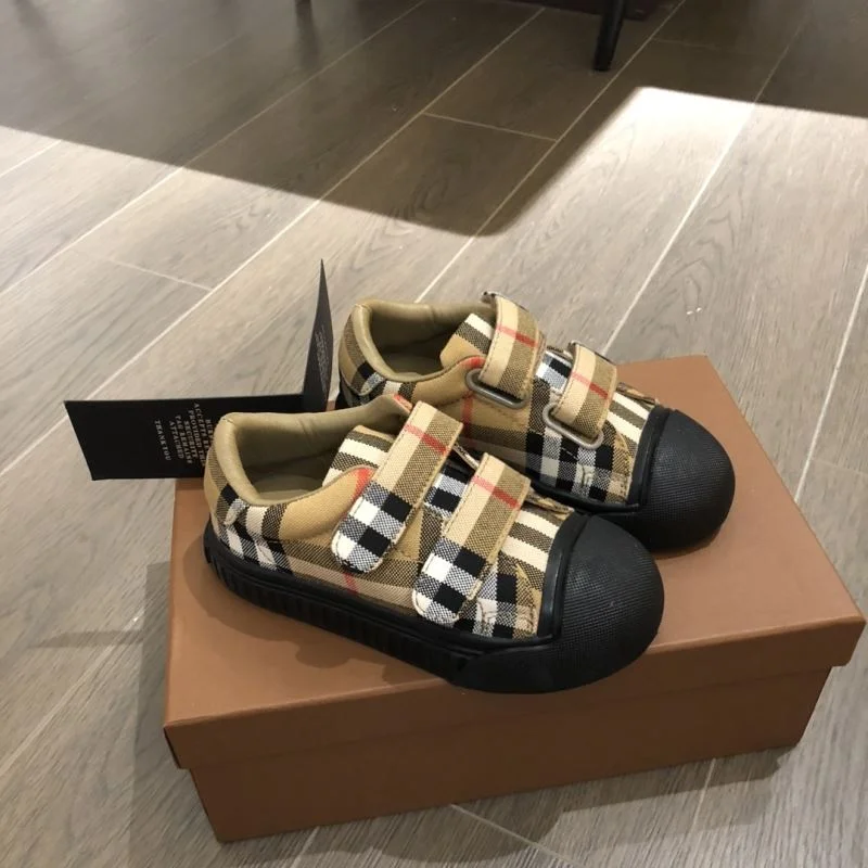 BURBERRY SHOES