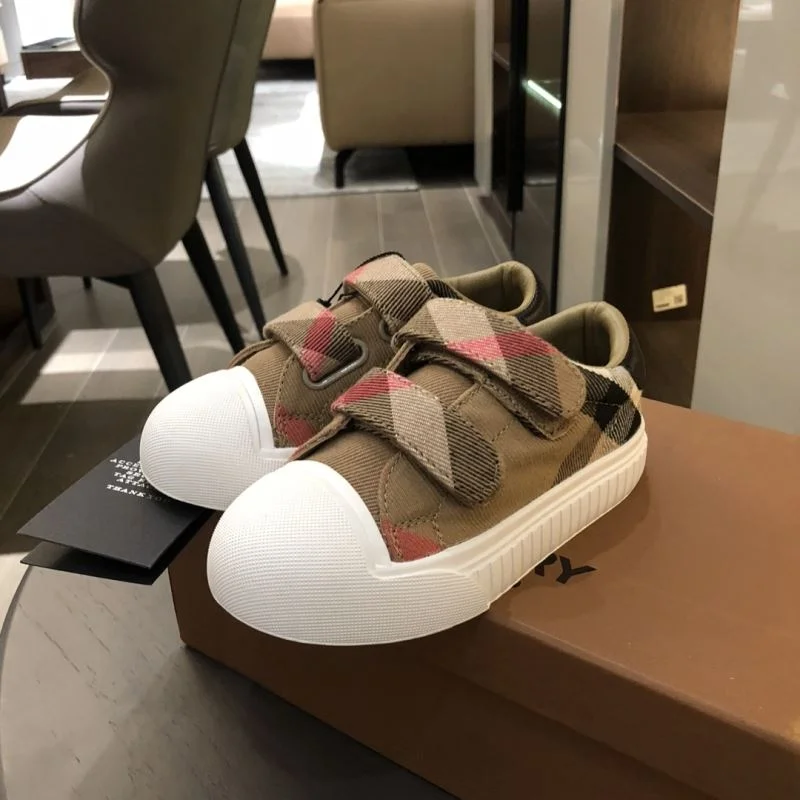 BURBERRY SHOES