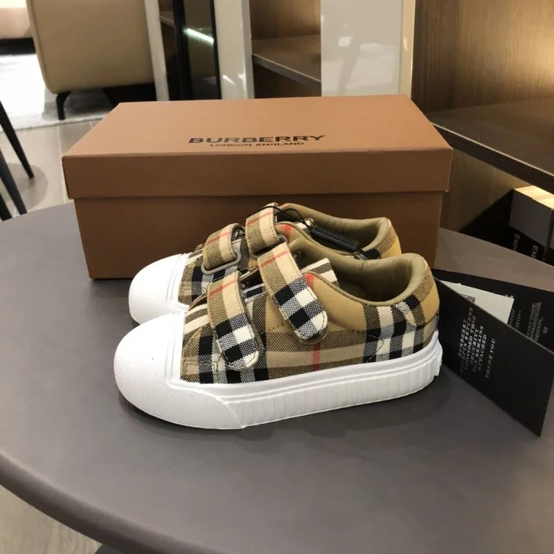 BURBERRY SHOES