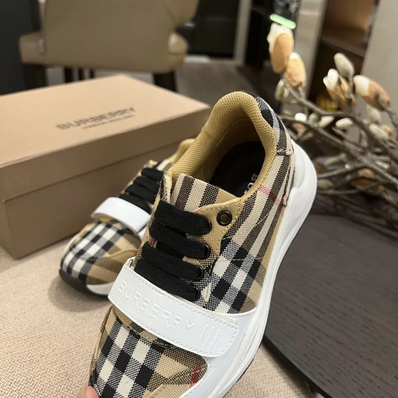 Low-cost BURBERRY SHOES