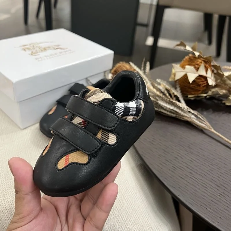 Exact replica BURBERRY SHOES