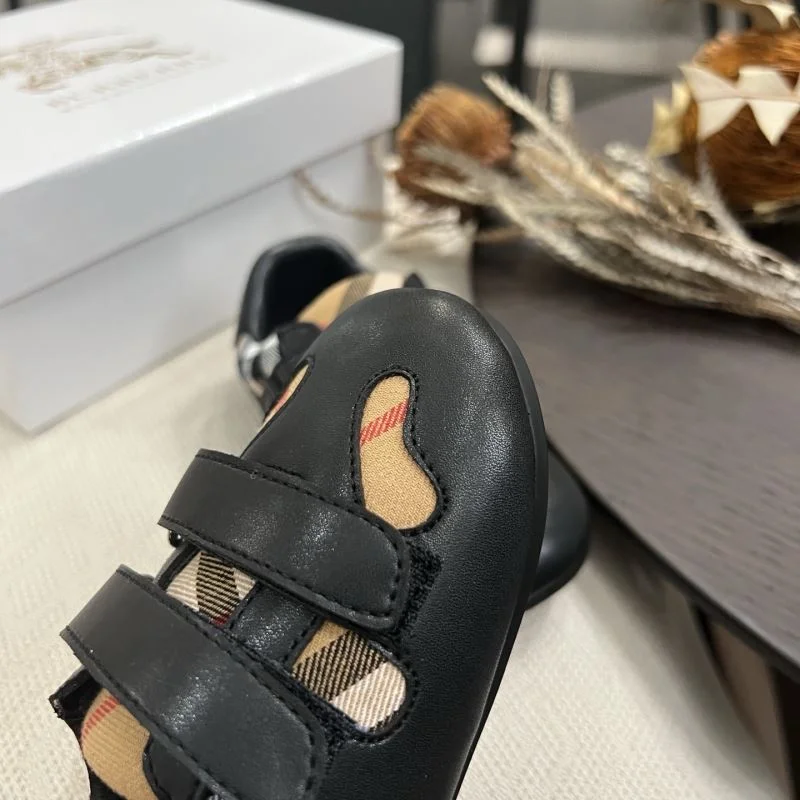 Exact replica BURBERRY SHOES