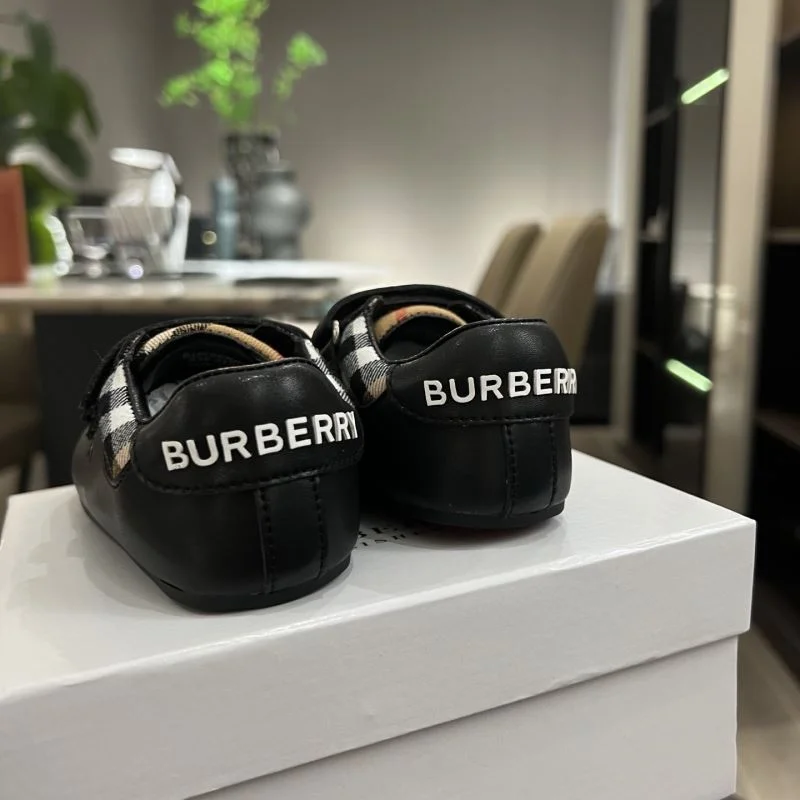 Exact replica BURBERRY SHOES