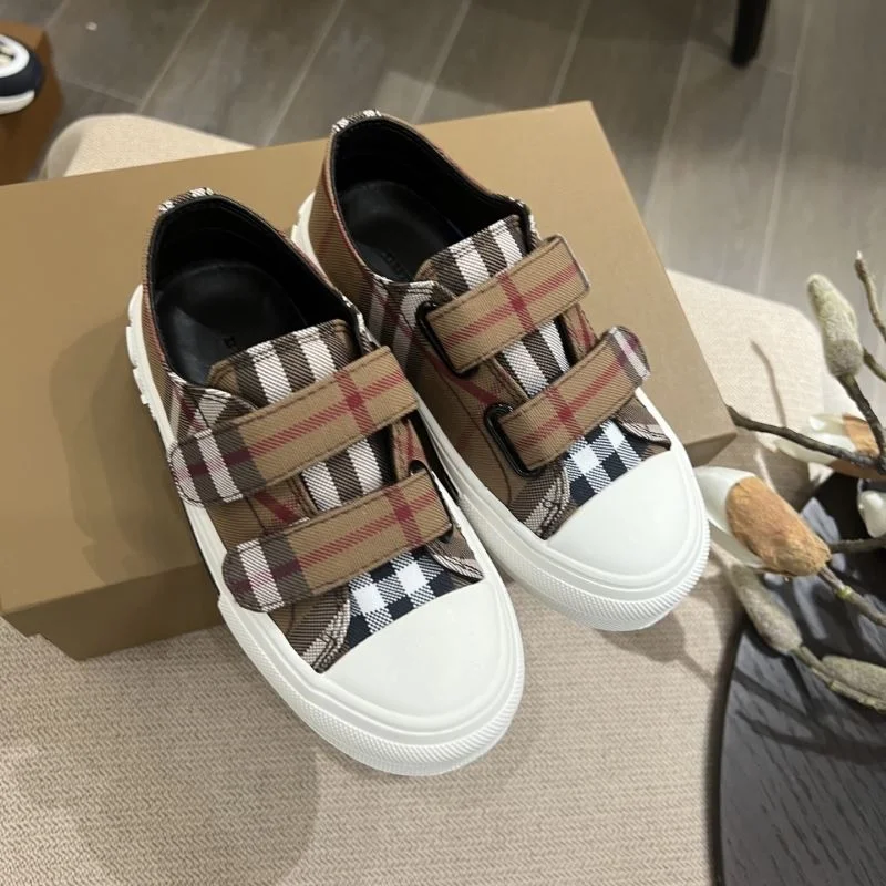 Low-cost BURBERRY SHOES