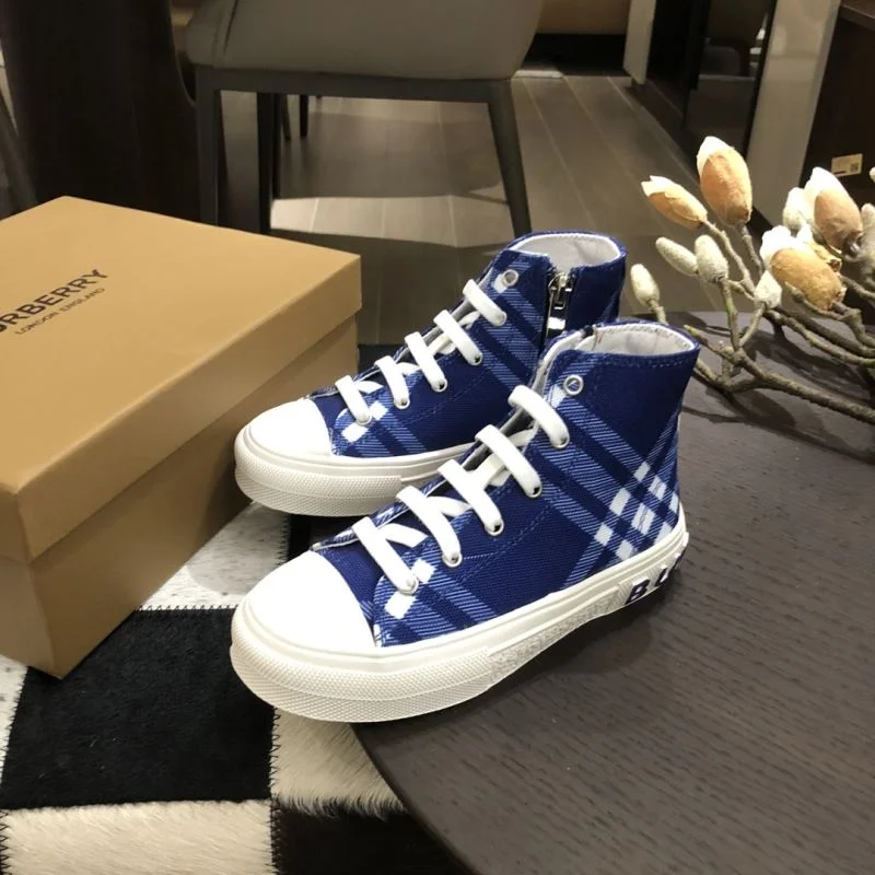 Accurate model BURBERRY SHOES