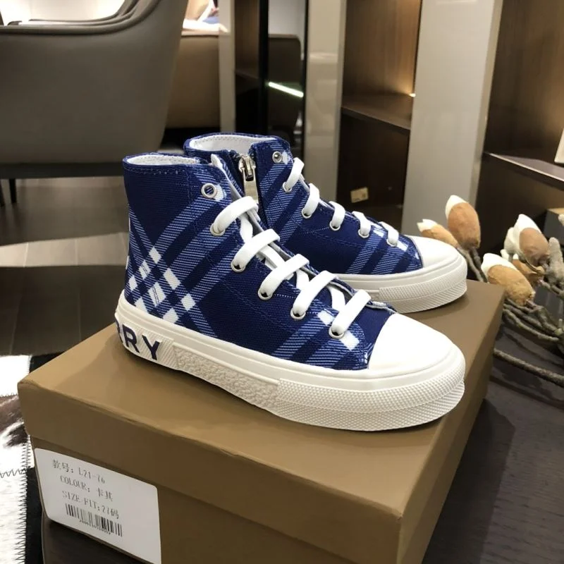 Accurate model BURBERRY SHOES