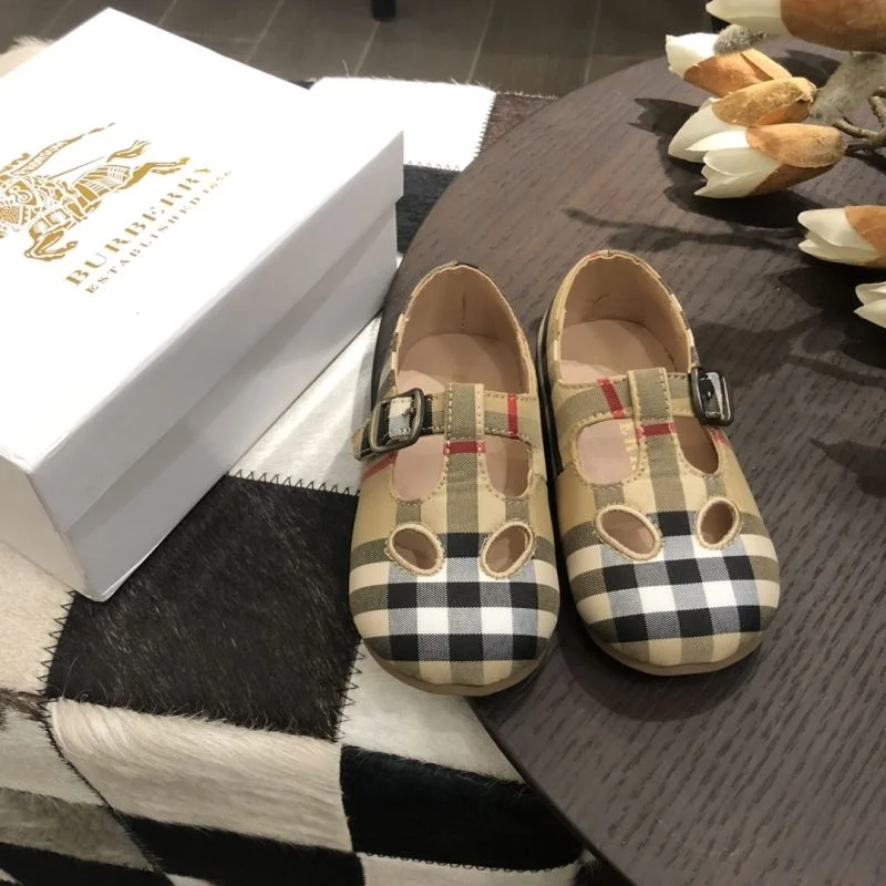 BURBERRY SHOES