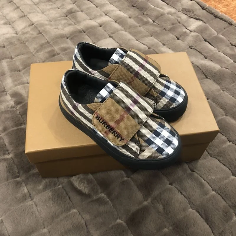 BURBERRY SHOES