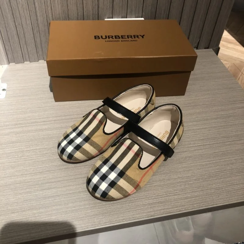 BURBERRY SHOES