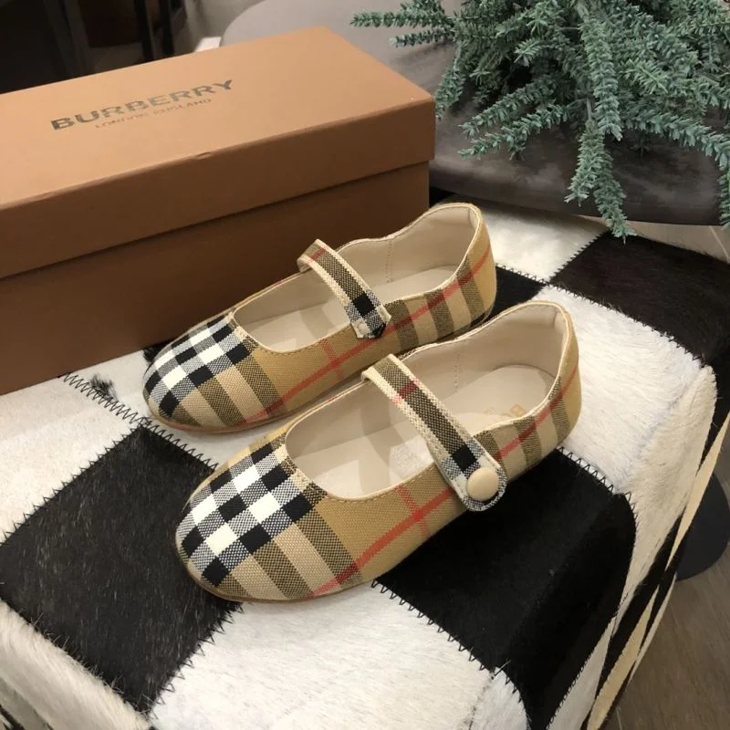 BURBERRY SHOES