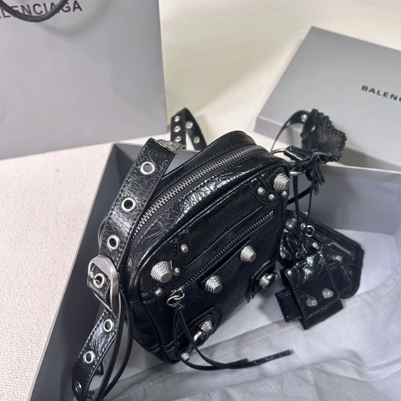 Mirror quality Balencia Le Cagole Distressed Silver Motorcycle Phone Bag - Black