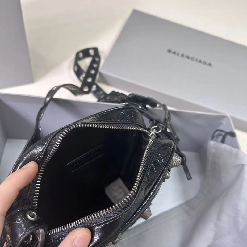 Mirror quality Balencia Le Cagole Distressed Silver Motorcycle Phone Bag - Black