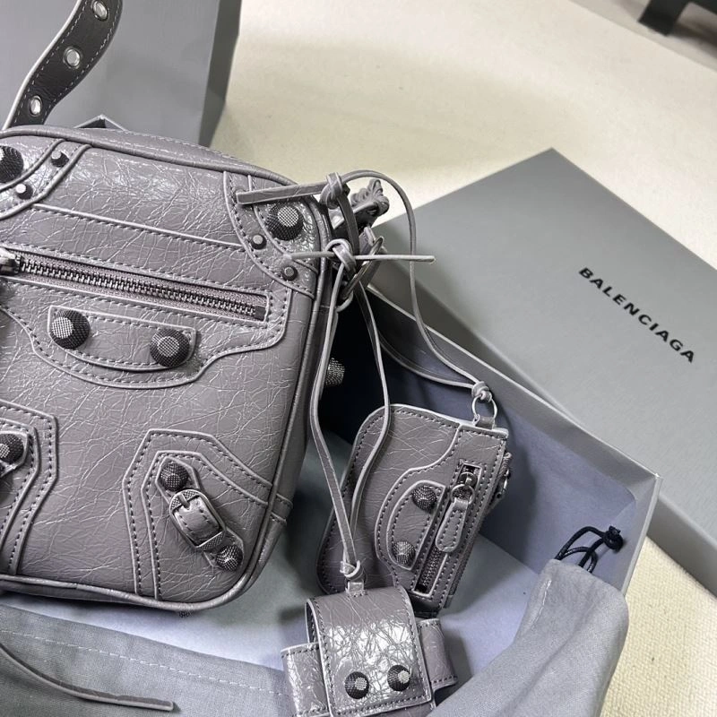 Inexpensive Balencia Le Cagole Motorcycle Phone Bag - Gray Oily Wax Cowhide