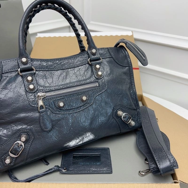 Indistinguishable Balenciaga  Classic Gold City S D.Pink - Cracked Lambskin Handbag