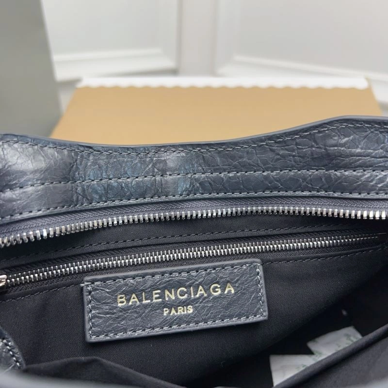 Indistinguishable Balenciaga  Classic Gold City S D.Pink - Cracked Lambskin Handbag