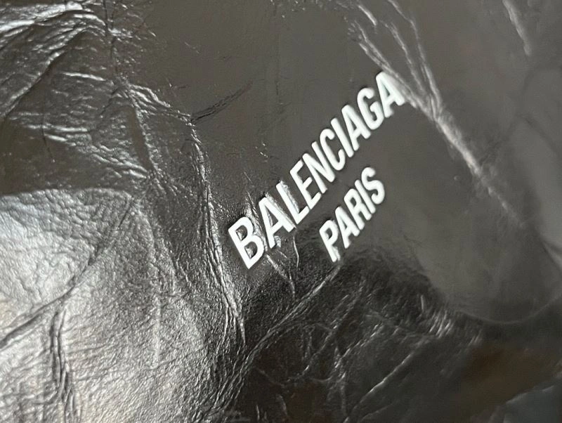 Top mirror Balenciaga 2023 Crush Therbage Large Tote Bag in Calfskin
