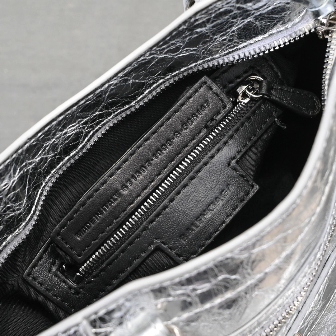 Perfect replica Balenciaga 2024 Retro Chic City Motorcycle Bag