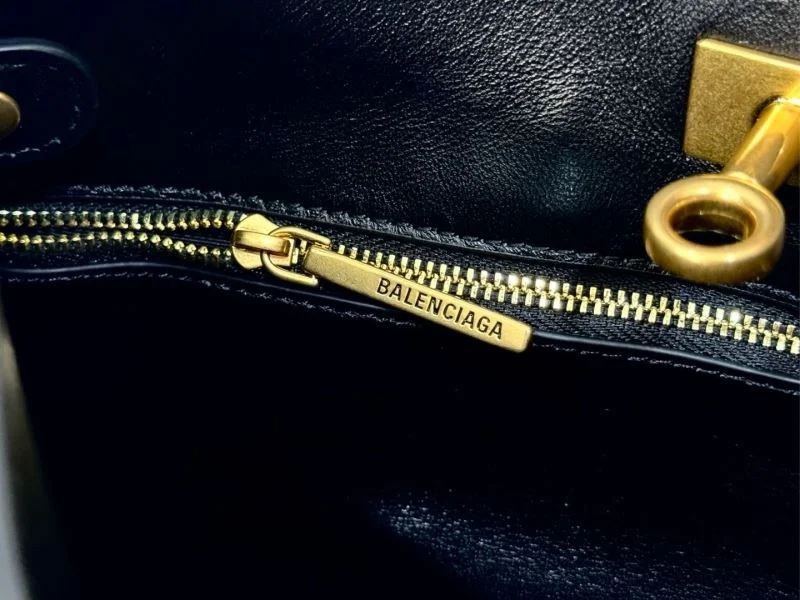 Economical Balenciaga 2024 Winter Collection Urban Elegance Bucket Bag