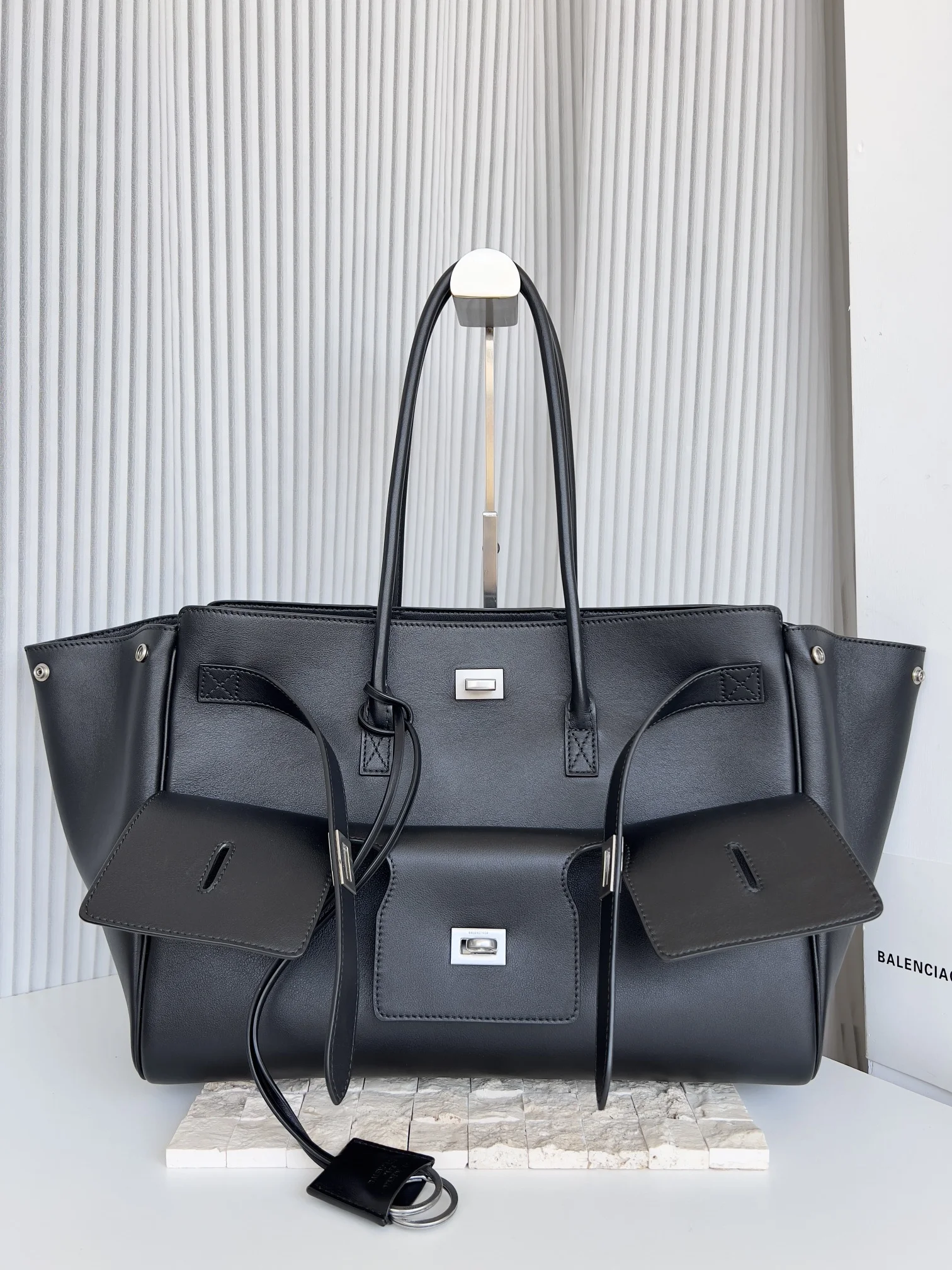 Balenciaga Air Messenger Bag - Size 35.9x28.9x16 cm C1780