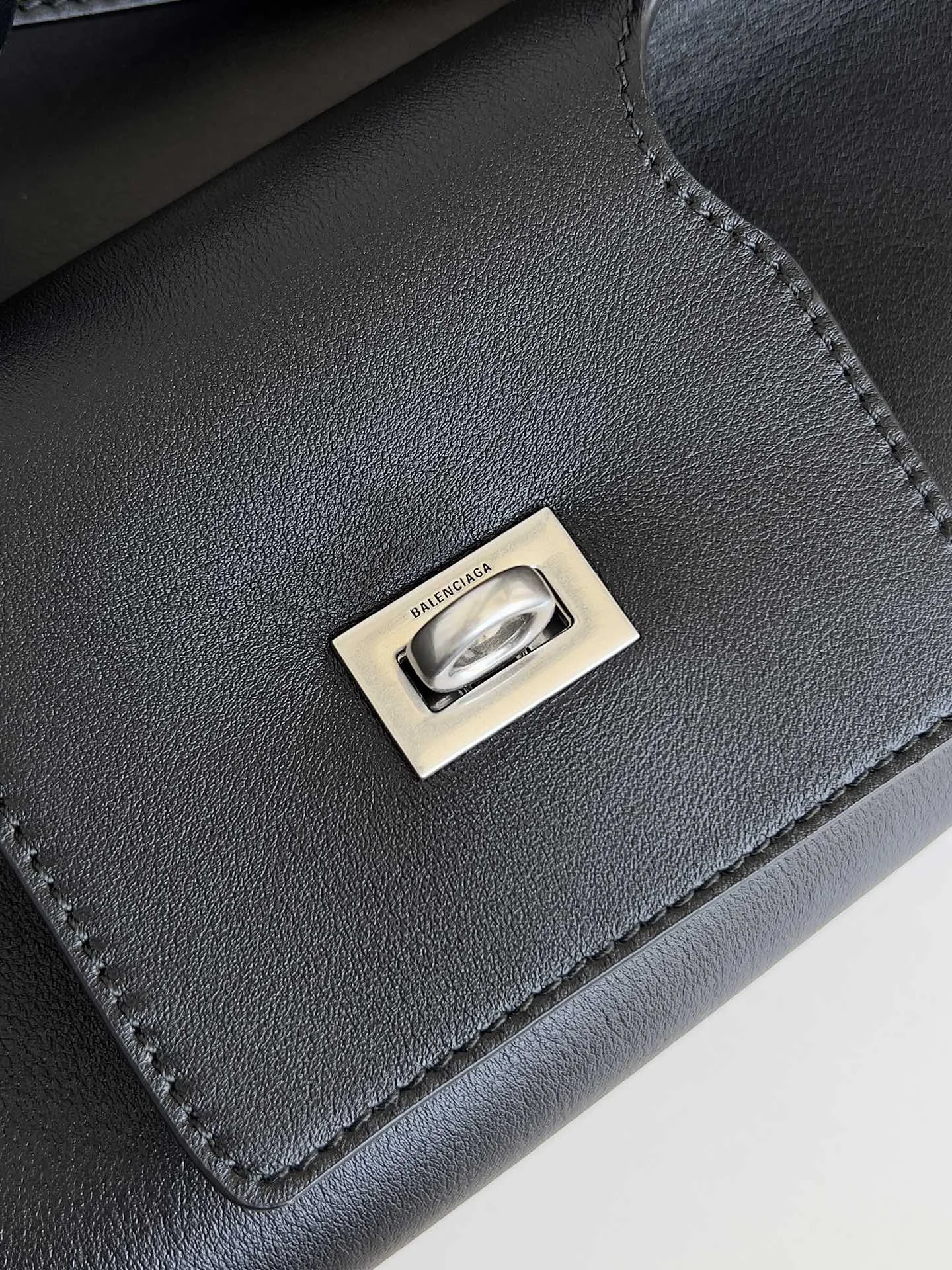 Affordable Balenciaga Air Messenger Bag - Size 35.9x28.9x16 cm C1780