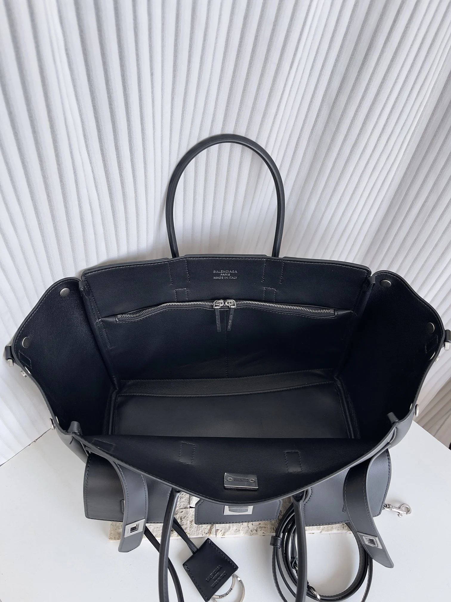 Official Balenciaga Air Trumpet Bag - 30x20.5x12 cm Elegant Design
