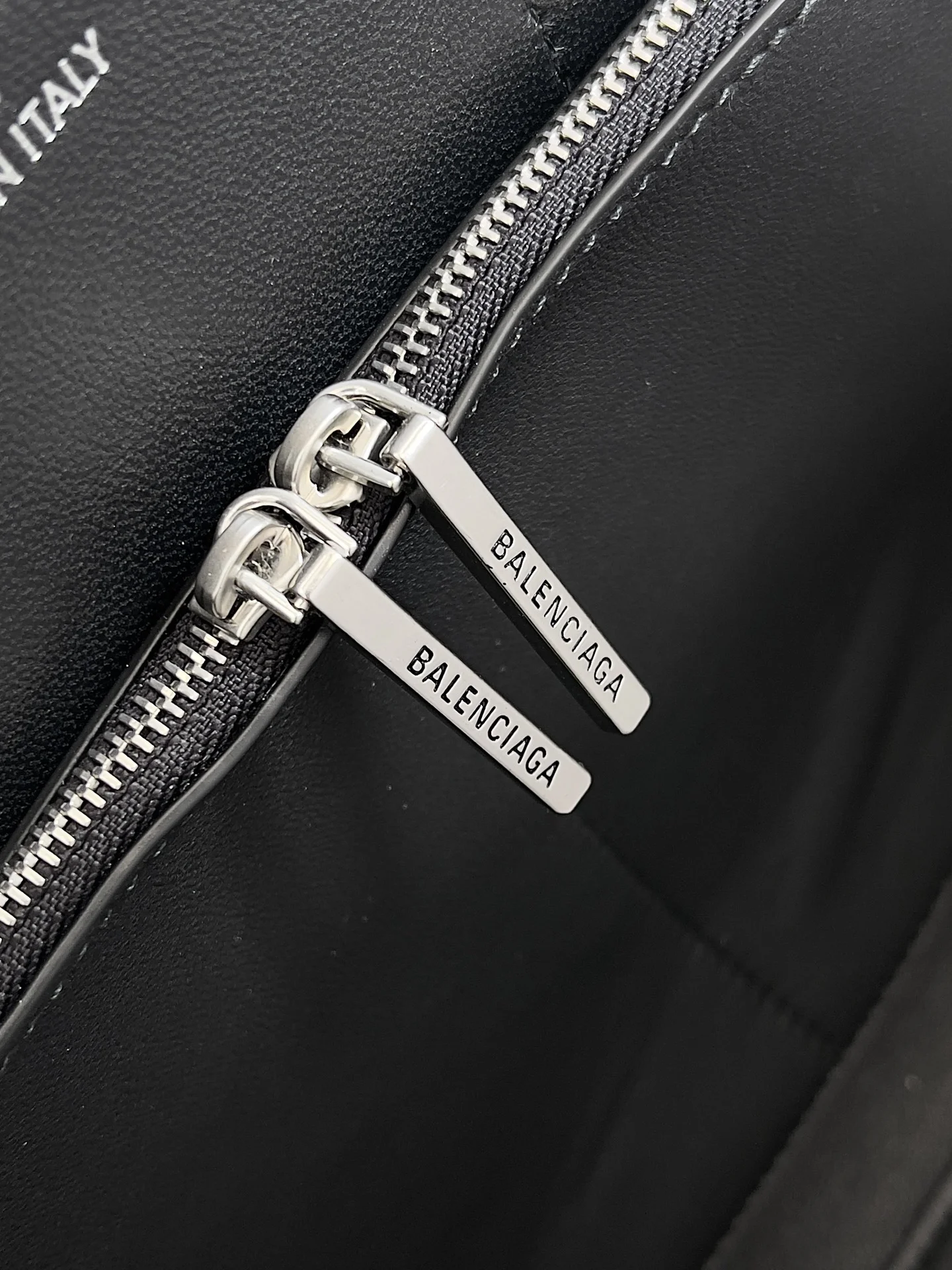 Official Balenciaga Air Trumpet Bag - 30x20.5x12 cm Elegant Design
