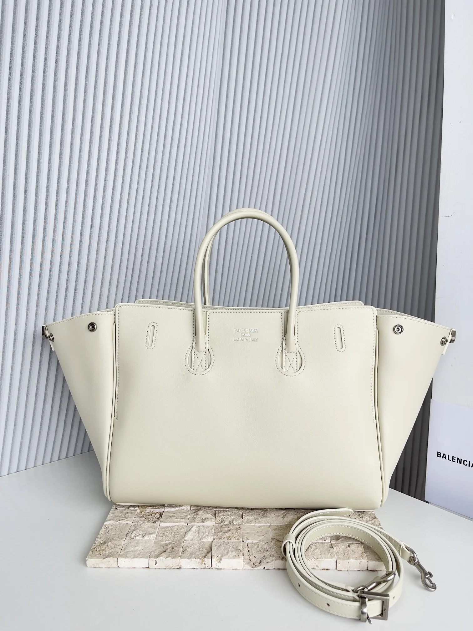 Factory-made Balenciaga Air Trumpet Bag - Compact Luxury Satchel 30x20.5 cm