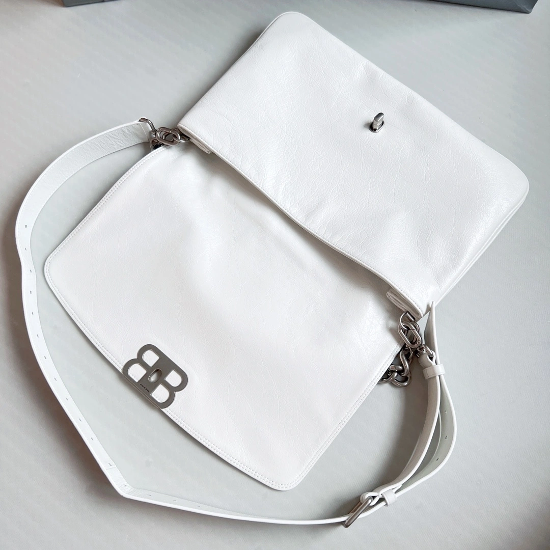 1:1 copy Balenciaga BB Soft Series Large Oil-Wax White Bag 2023