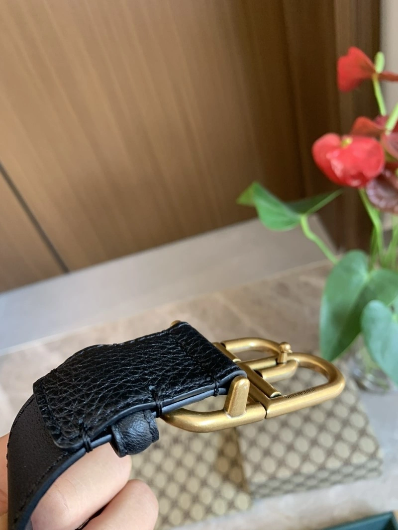 Indistinguishable Balenciaga Belts