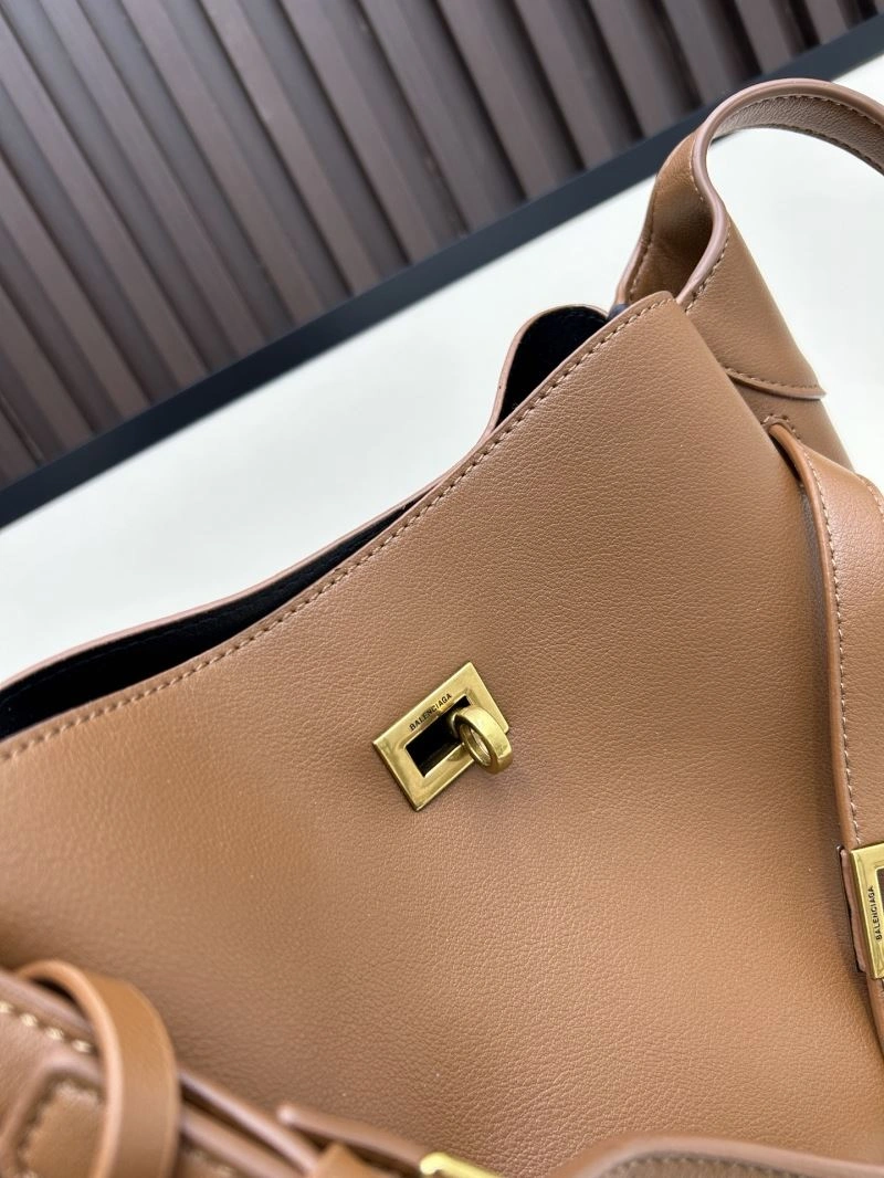 Low-cost Balenciaga Bucket Bags