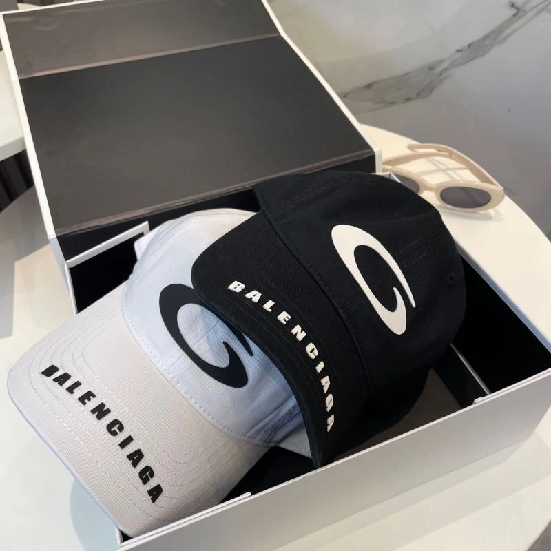 Low-cost Balenciaga Caps