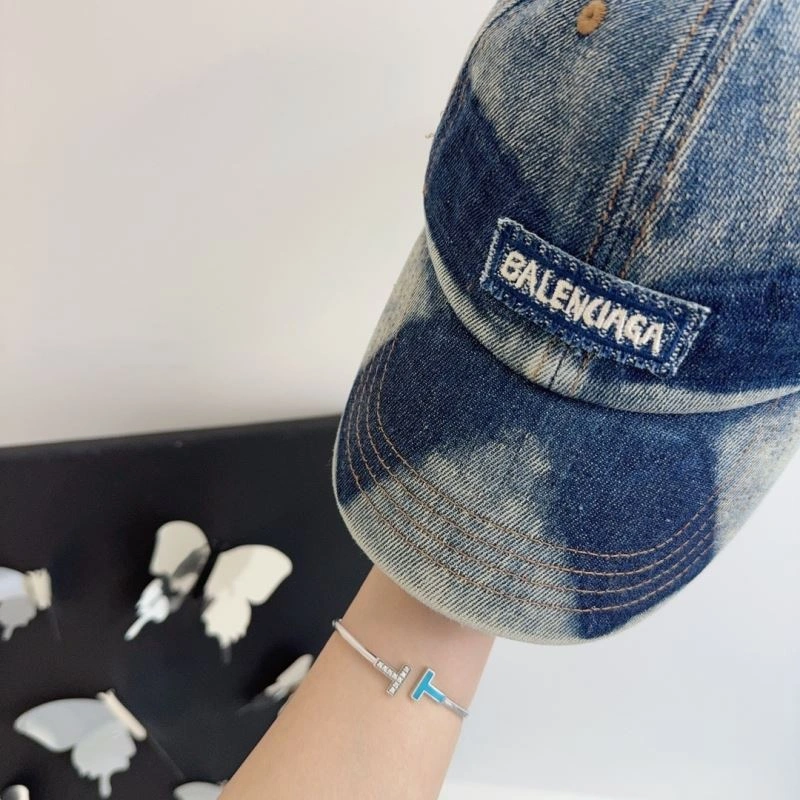 Discounted Balenciaga Caps