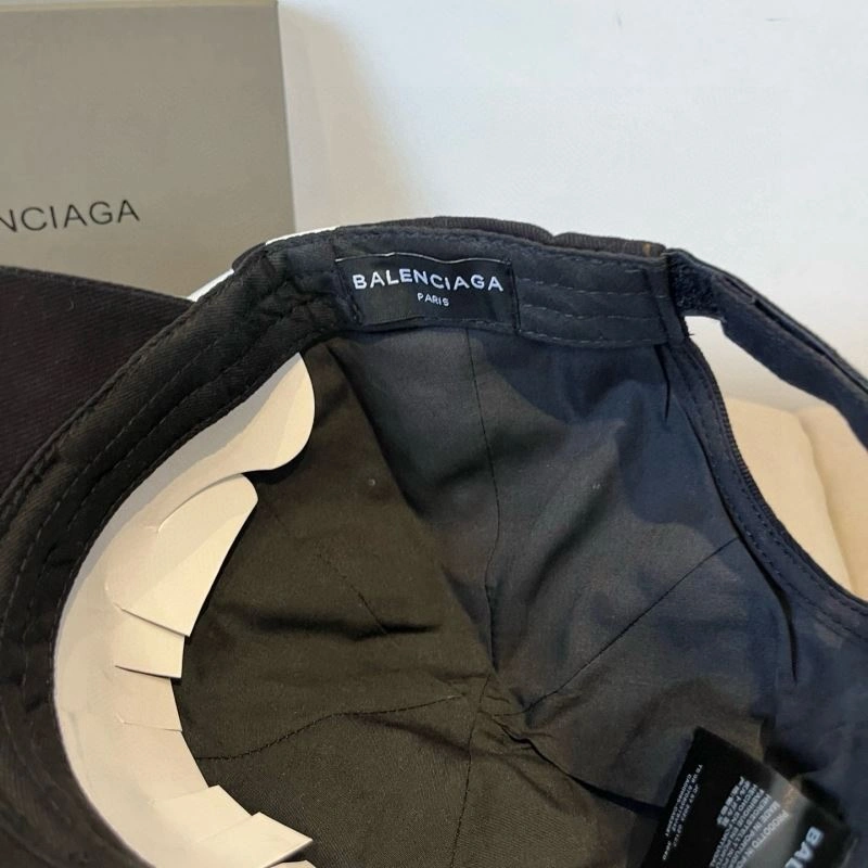 Bargain Balenciaga Caps
