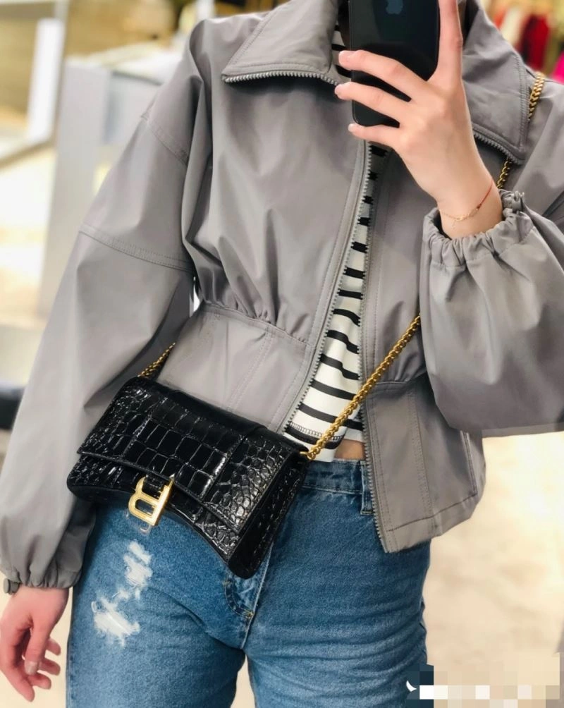 Affordable Balenciaga Chic Hourglass Crocodile Chain Bag - Versatile Elegance