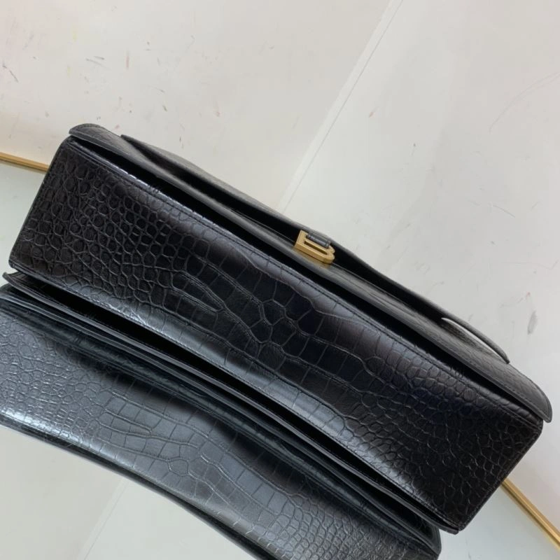 High fidelity Balenciaga Chic Hourglass Crush Pleated Chain Bag - Versatile Style