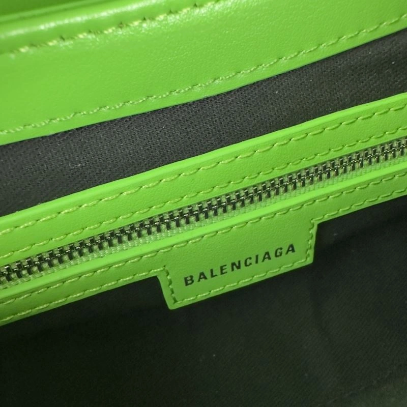 Cut-rate Balenciaga Chic Trapezoidal Lindsay Handbag - Vintage Green Charm