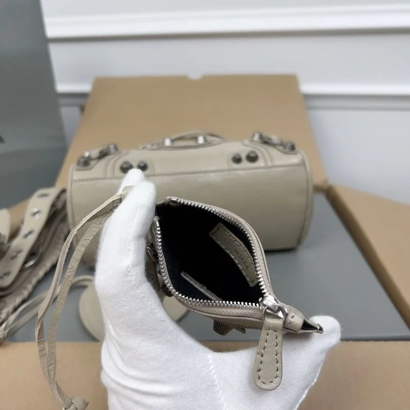 Low-cost Balenciaga Classic City Bags