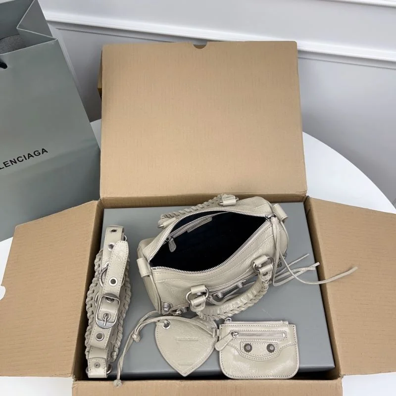 Low-cost Balenciaga Classic City Bags