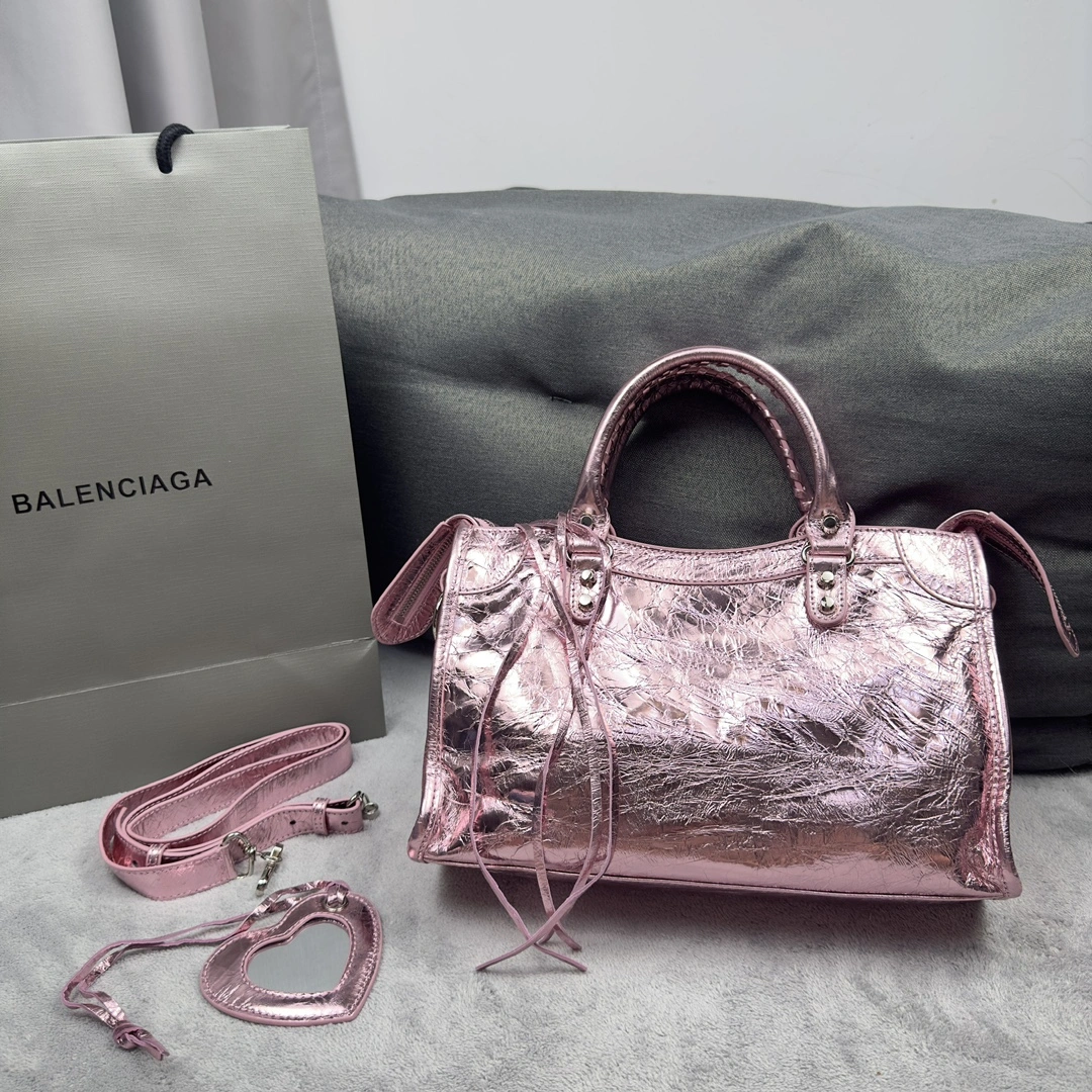 Value-priced Balenciaga Classic Series Medium Motorcycle Bag - Streamlined Elegance