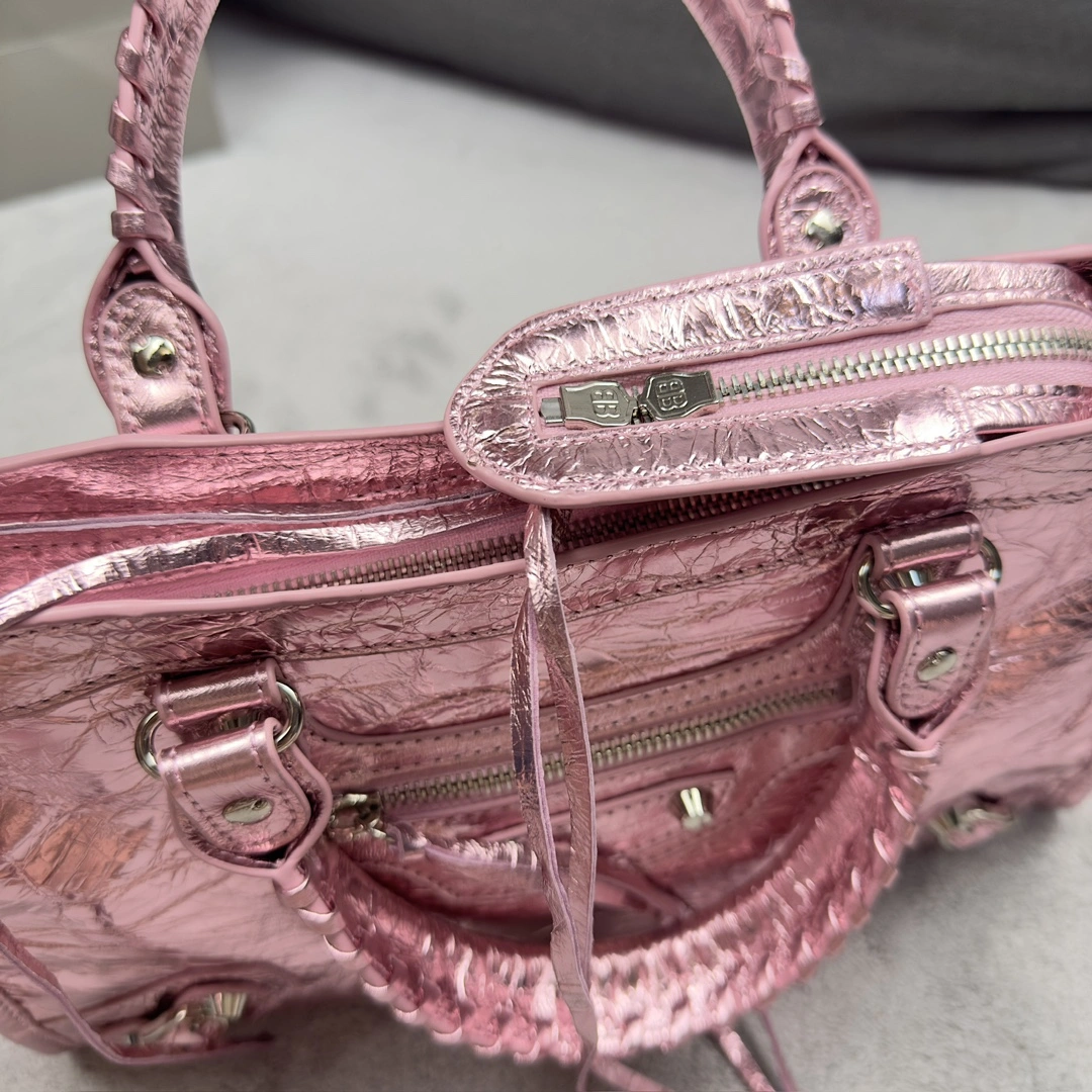 Value-priced Balenciaga Classic Series Medium Motorcycle Bag - Streamlined Elegance