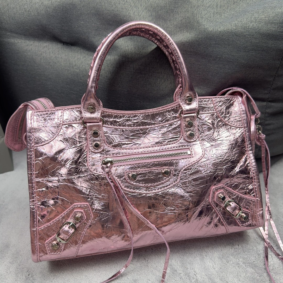 Value-priced Balenciaga Classic Series Medium Motorcycle Bag - Streamlined Elegance