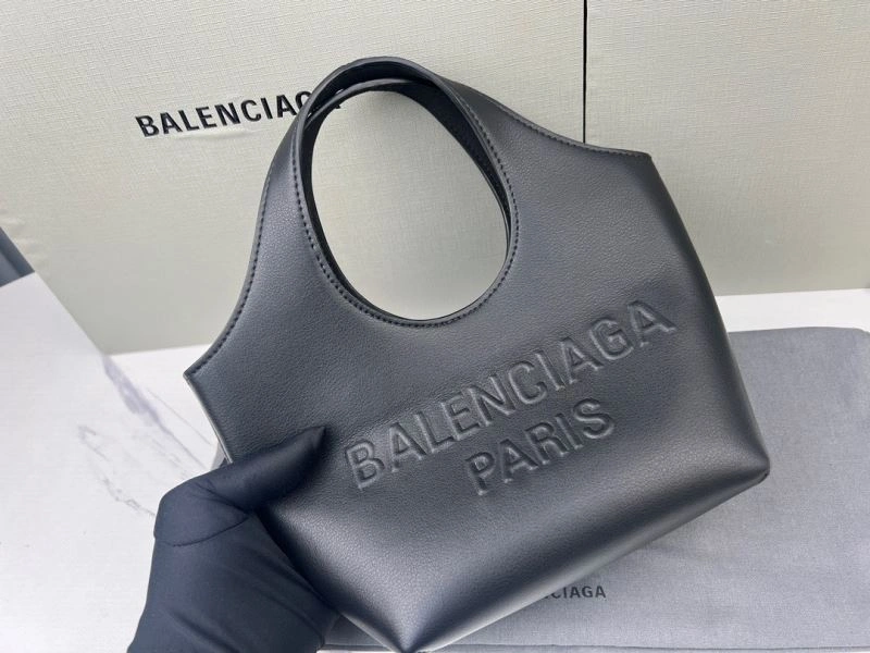 Balenciaga Compact Black BB23ss Leather Handheld Small Bag - 24.5x22x7cm